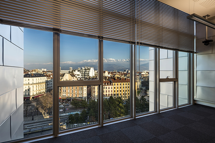 Grenoble EM - Fiche École | Sherpas
